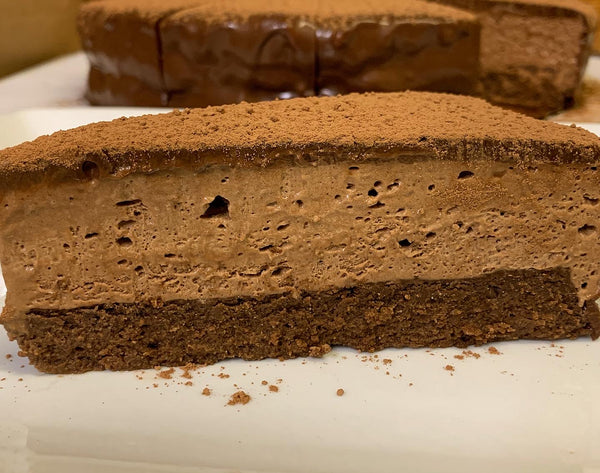 “World’s Best” Lisbon Chocolate Cake (store pickup only) – Cardoso Cookies